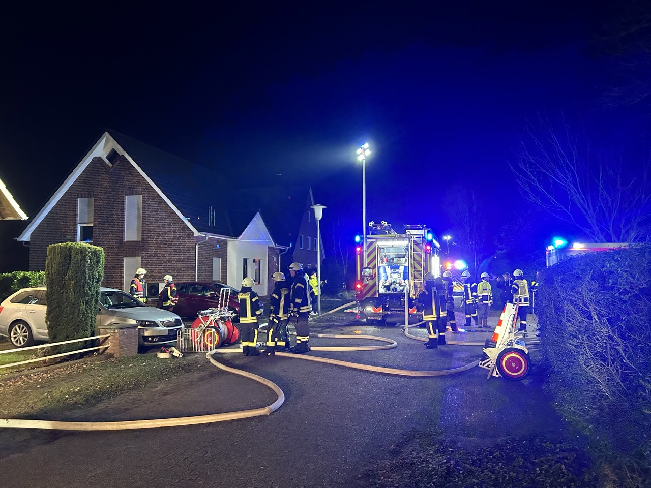 25.01.2023 – Wohnungsbrand in Sandkrug (Gemeinde Hatten) – Feuer in ...