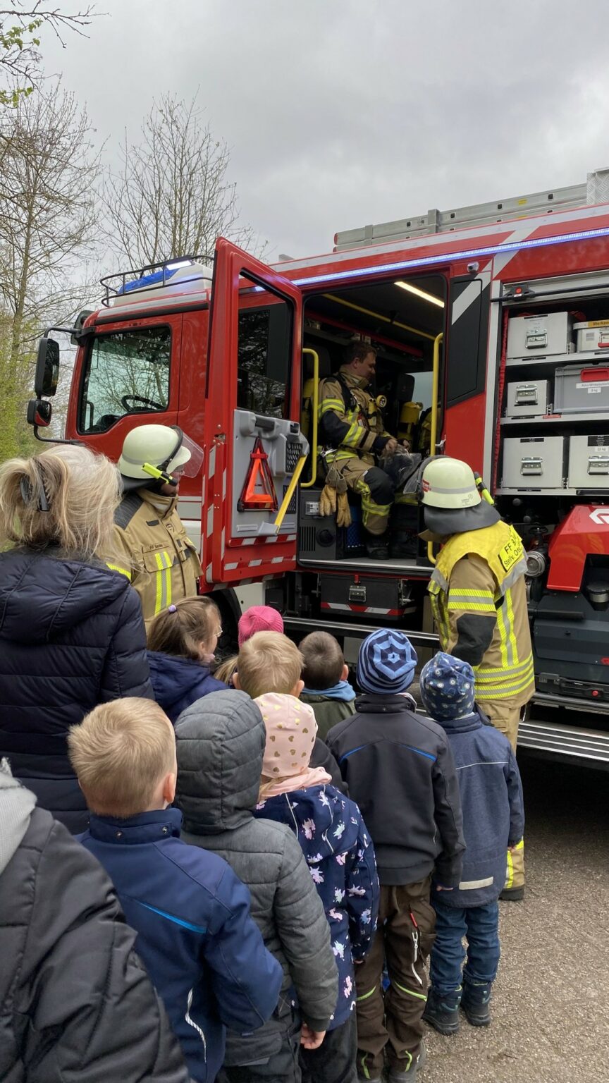20.04.2023 – Feuerwehr Beckeln besucht Kindergarten „Rappelkiste ...